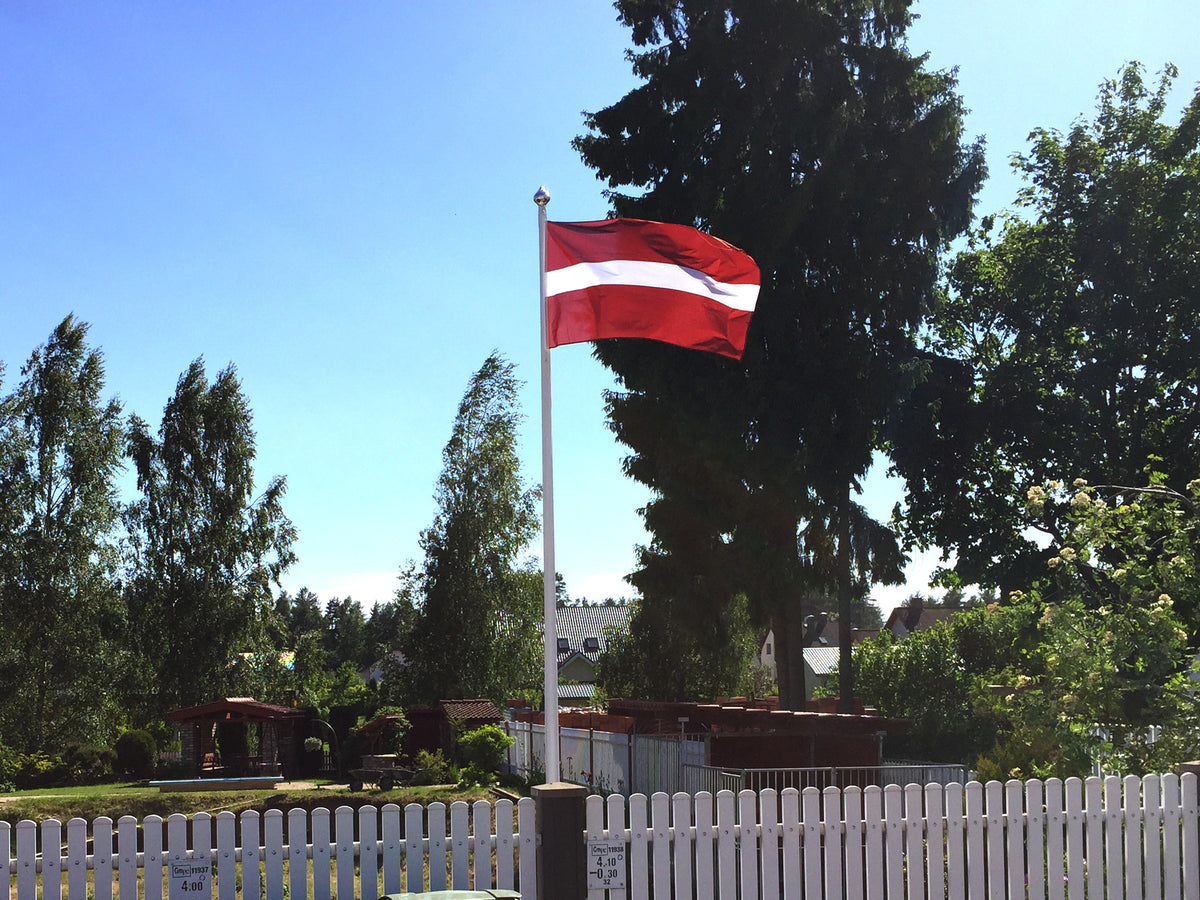 Latvijas karogs – Karogu Veikals