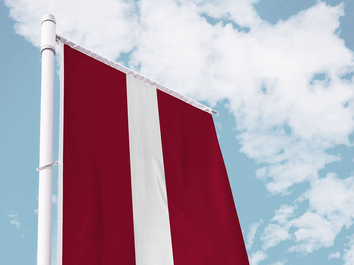 Latvijas karogs vertikāls – Karogu Veikals